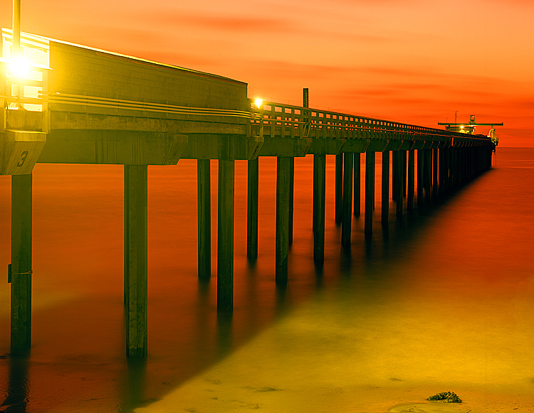 SIO Pier orange (c) 2001 KenRockwell.com